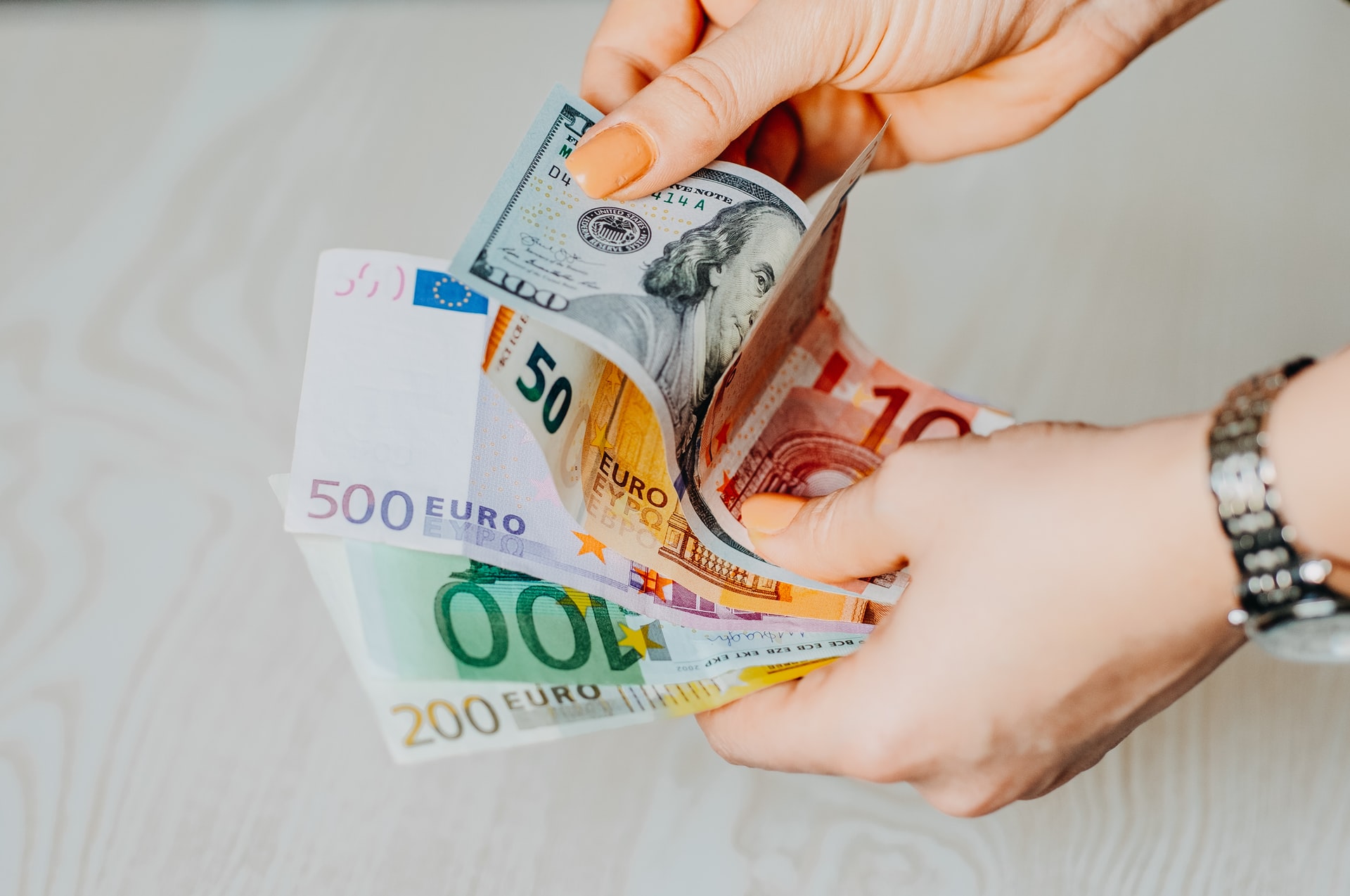 W jakie waluty inwestować? W jakich trzymać oszczędności? - dariuszkruk.pl W jakie waluty inwestować? W jakich trzymać oszczędności? - dariuszkruk.pl